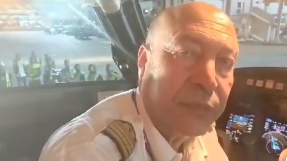 Przekierowanie lotu z piłkarzami Super Eagles. Jak to wyglądało z perspektywy pilota (film ...